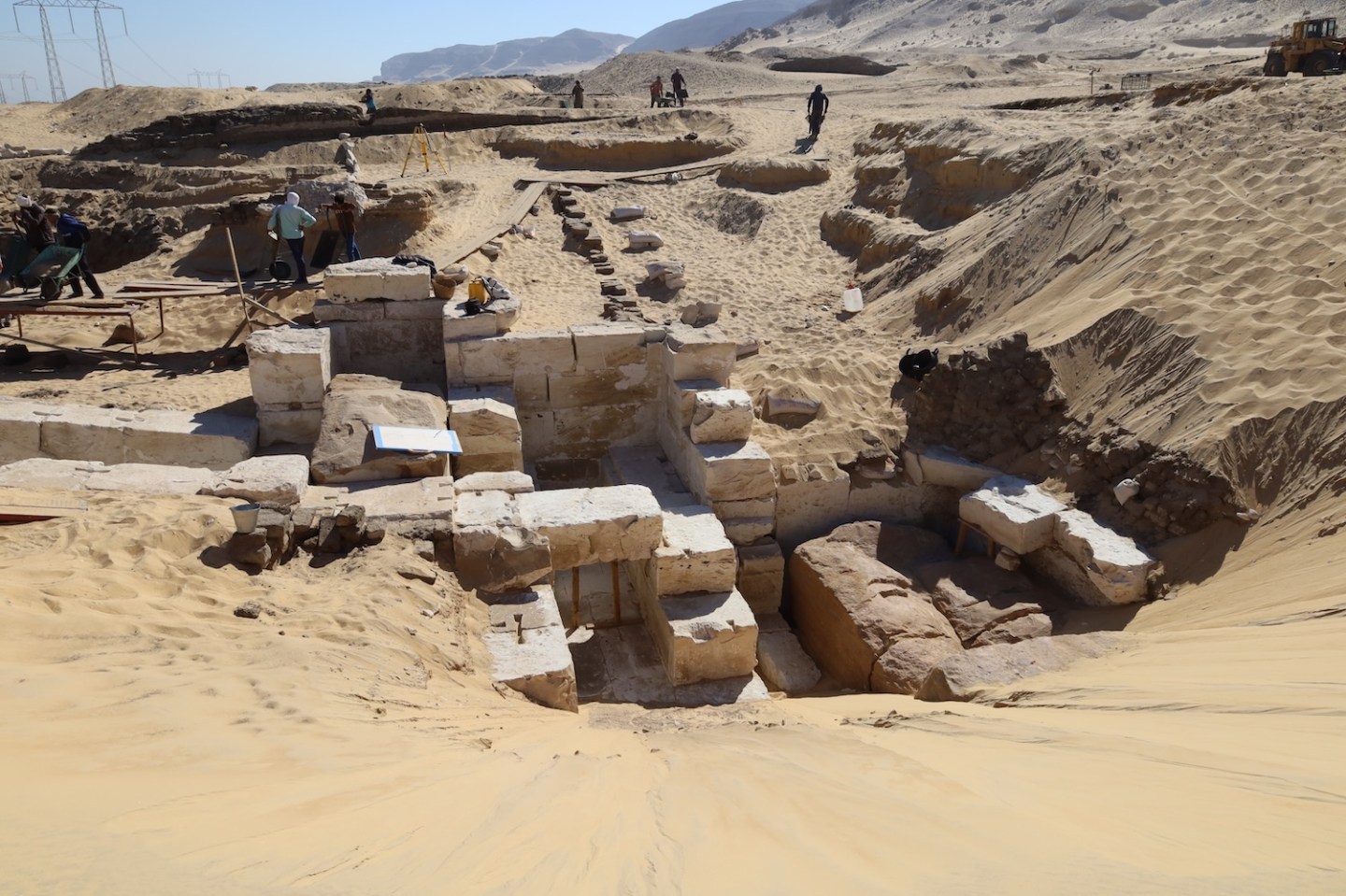A mystery pharaoh's massive tomb was discovered in Egypt | Popular Science