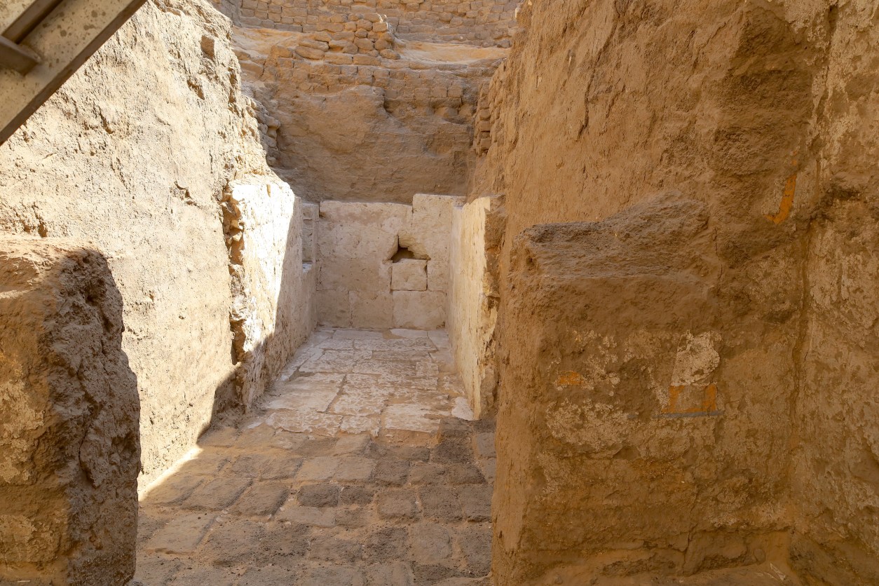 A mystery pharaoh's massive tomb was discovered in Egypt | Popular Science