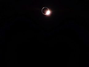 Lunar lander snaps mesmerizing views of a solar eclipse | Popular Science