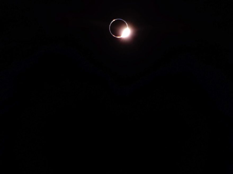 Lunar lander snaps mesmerizing views of a solar eclipse | Popular Science