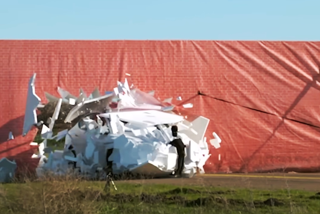 Man tests if Tesla on Autopilot will slam through foam wall (spoiler ...