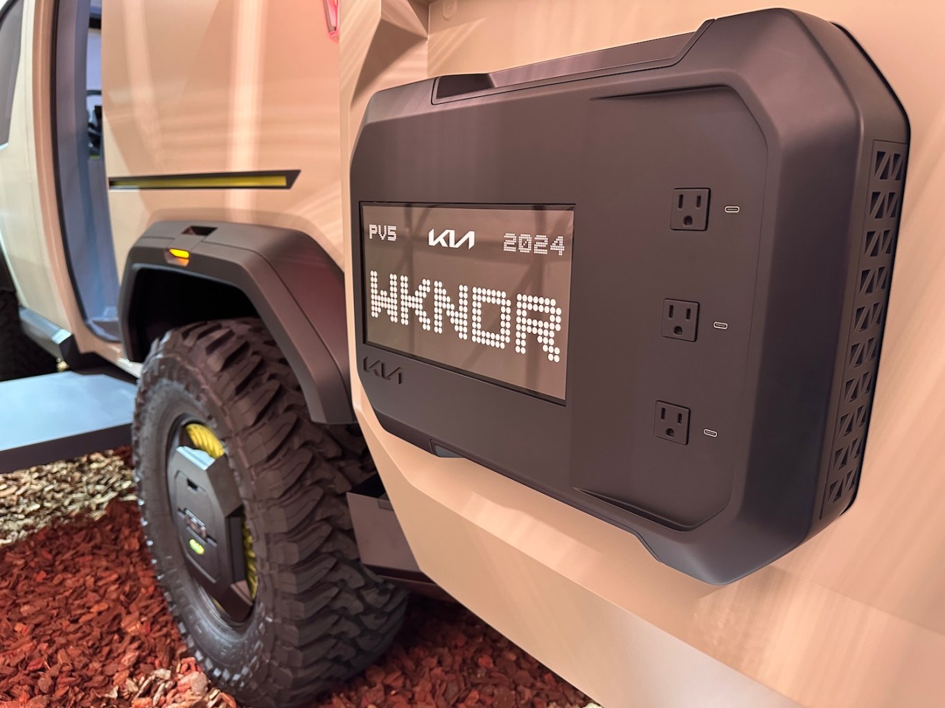 Kia’s wild concept EV includes hydro-turbine wheels, solar panels, and ...