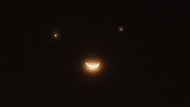 Rare 'smiley face' will light up the night sky on April 25 | Popular ...