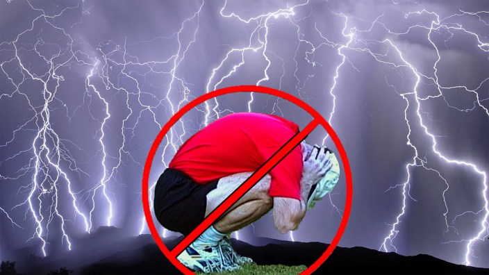 A record-breaking lightning bolt just 'shocked' meteorologists ...