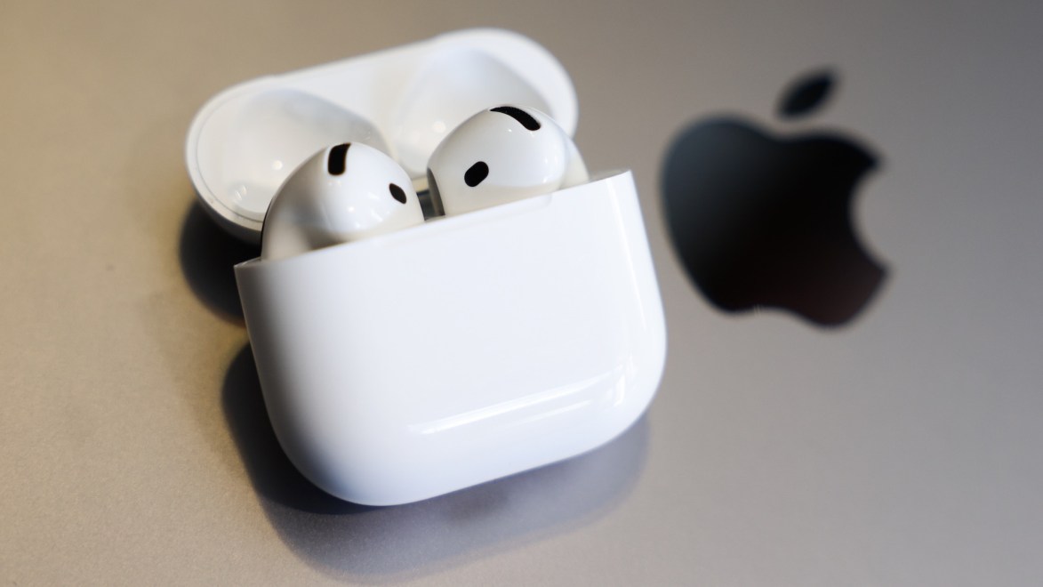 How to customize controls and gestures on Apple AirPods | Popular Science