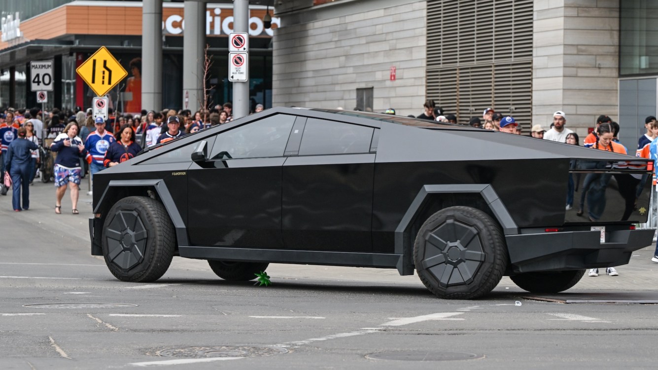 Cybertruck police cruisers set to patrol World Cup matches in Mexico ...