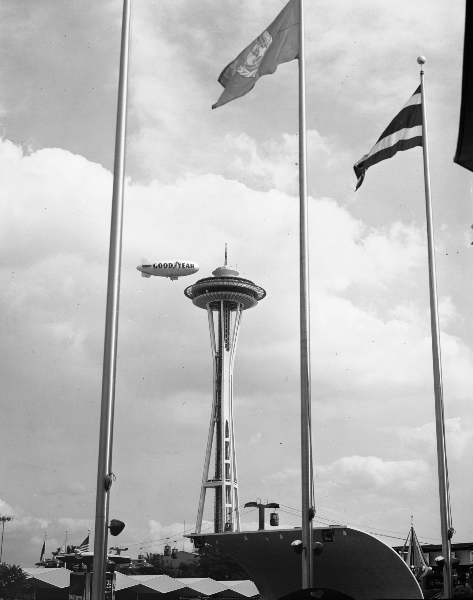 19 vintage Goodyear Blimp photos on its 100th anniversary | Popular Science