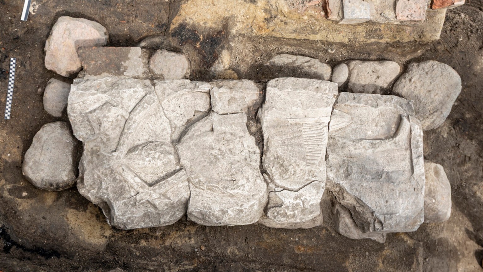 Medieval knight’s grave discovered under ice cream shop | Popular Science