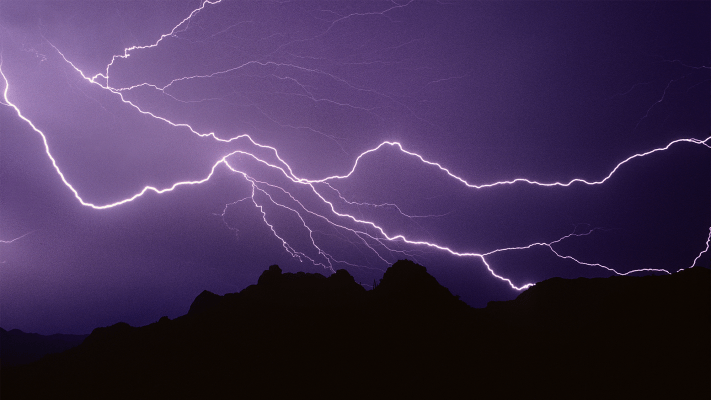 A record-breaking lightning bolt just 'shocked' meteorologists ...