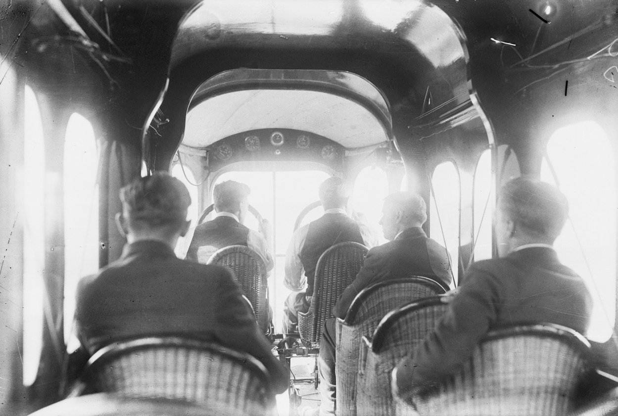 15 fascinating photos of flying through the decades | Popular Science