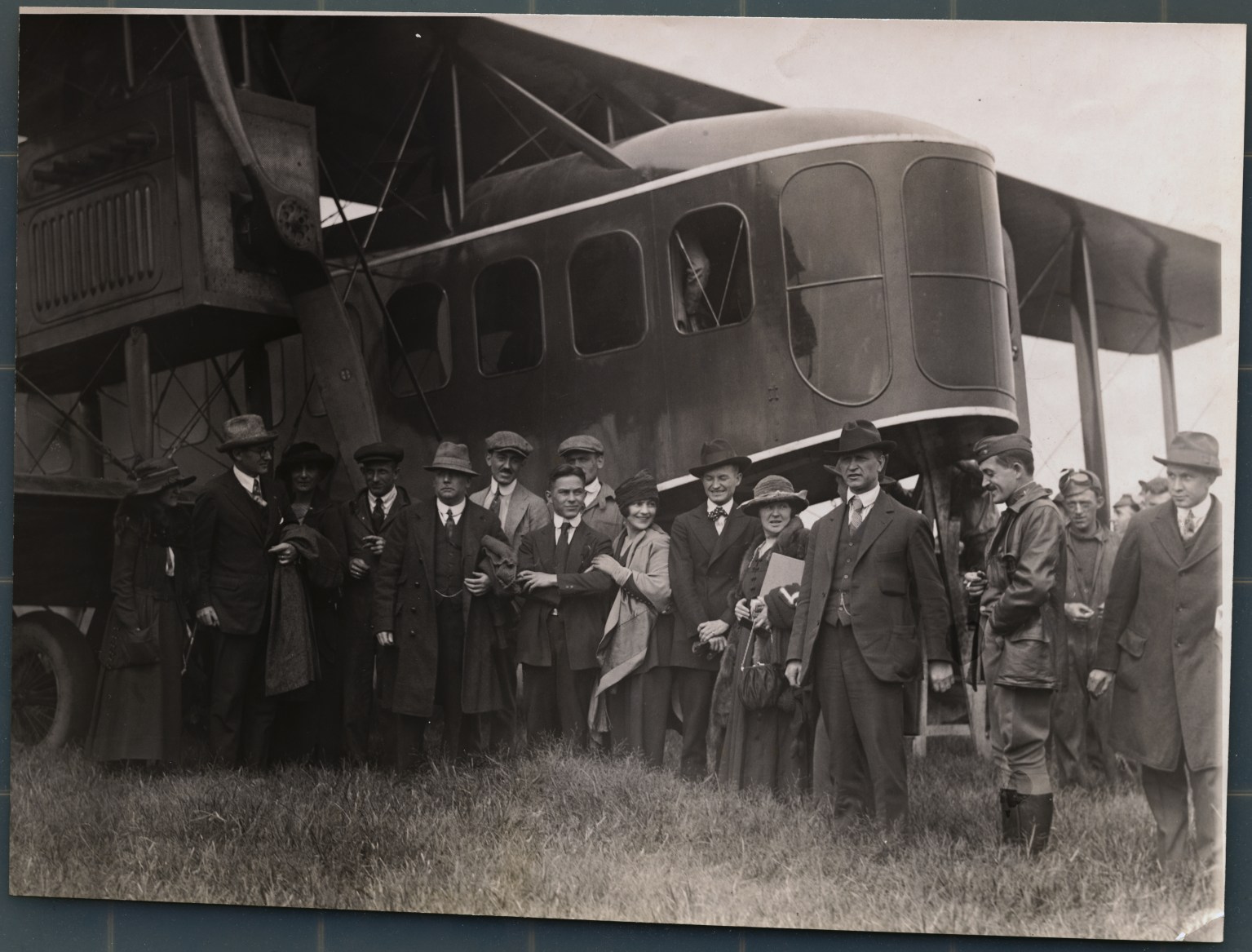 15 fascinating photos of flying through the decades | Popular Science