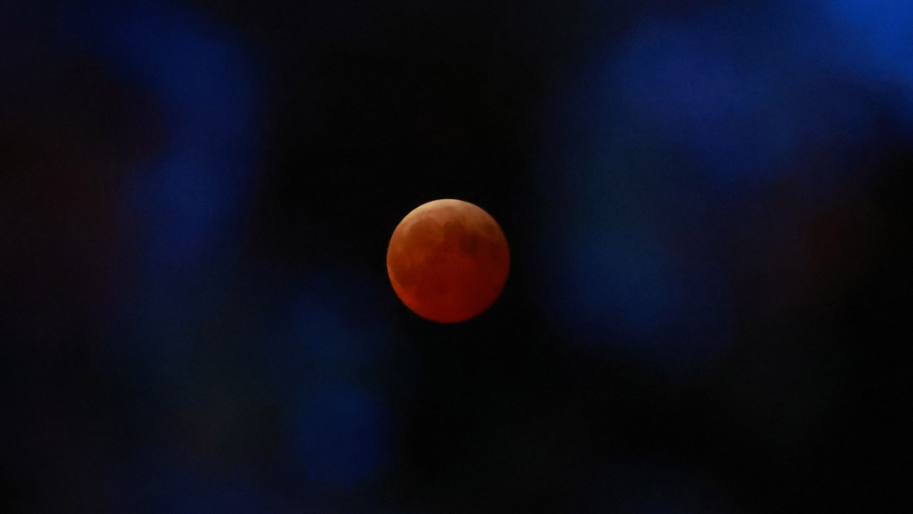September stargazing: A blood moon, Venus vs Jupiter (Round Two), and a ...
