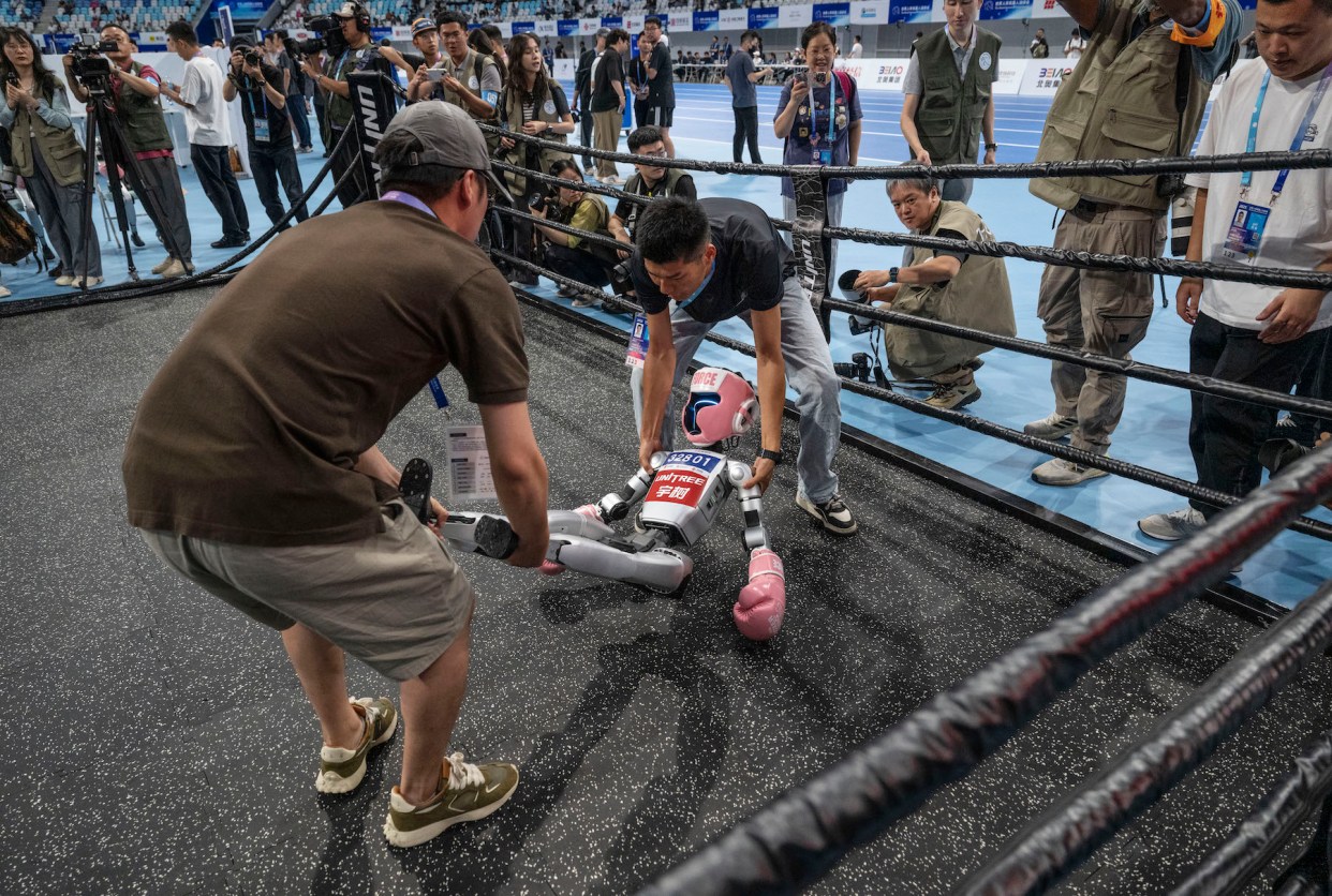 The world's first robot games were a clumsy mess | Popular Science