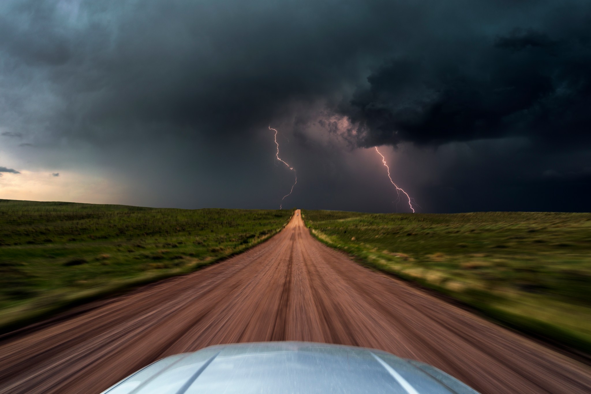 Lightning can kill you even if it's sunny | Popular Science
