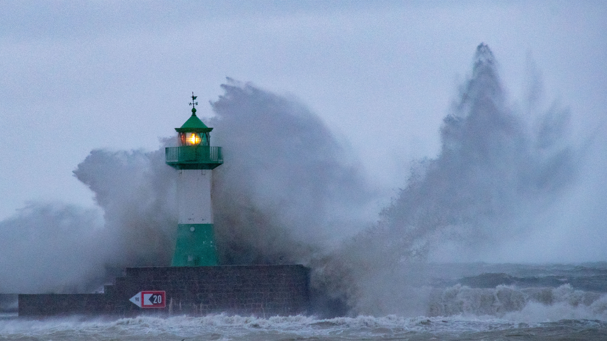 Enormous rogue waves don't come out of nowhere | Popular Science