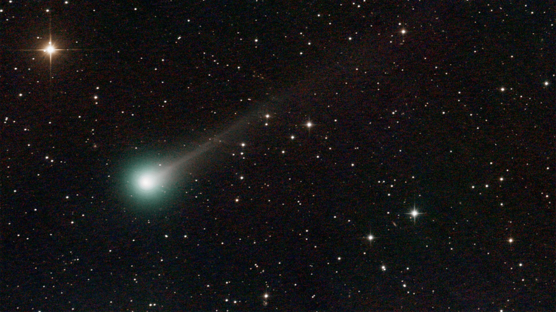 October Stargazing: A supermoon, new comet, and a whole lot of meteors ...