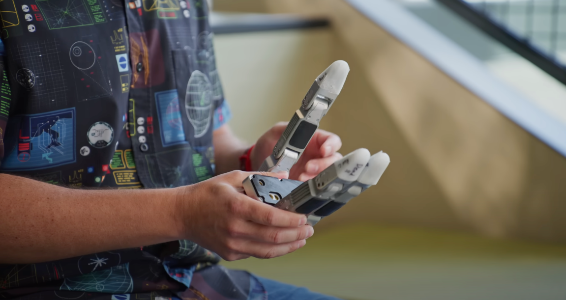 Robot hands are becoming more human | Popular Science