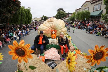 Giant pumpkin growers face off for world gourd domination | Popular Science