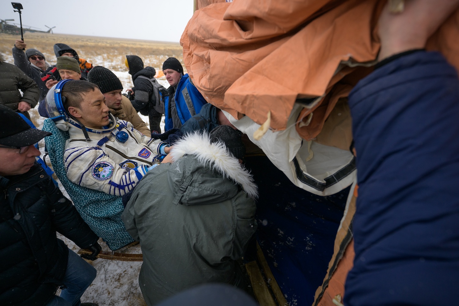 NASA astronaut comes home after circling Earth 3,920 times | Popular ...