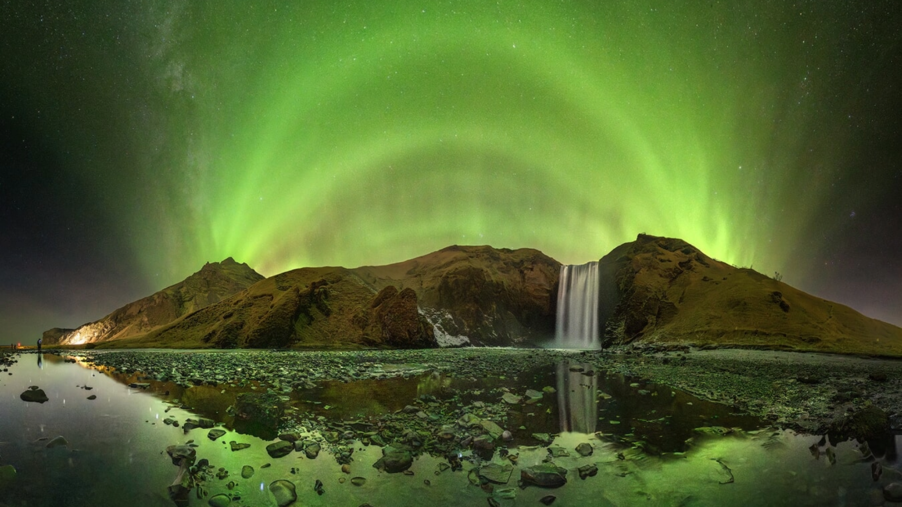 12 ethereal images from the 2025 Northern Lights Photographer of the ...