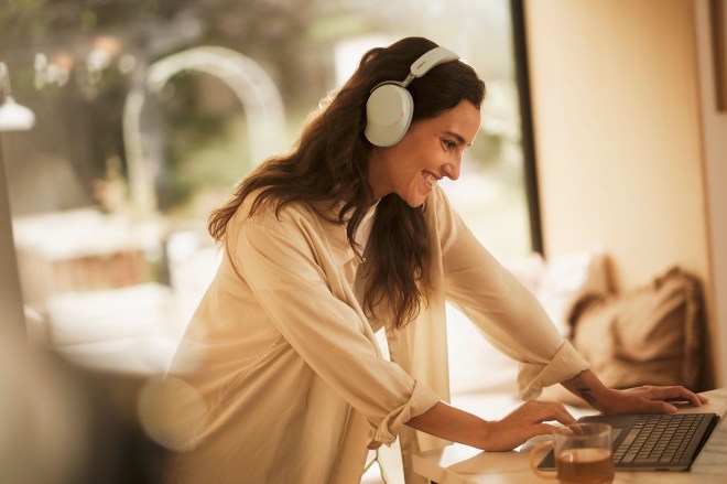Jabra transforms headsets into headphones with new Evolve3 75 & 85 ...