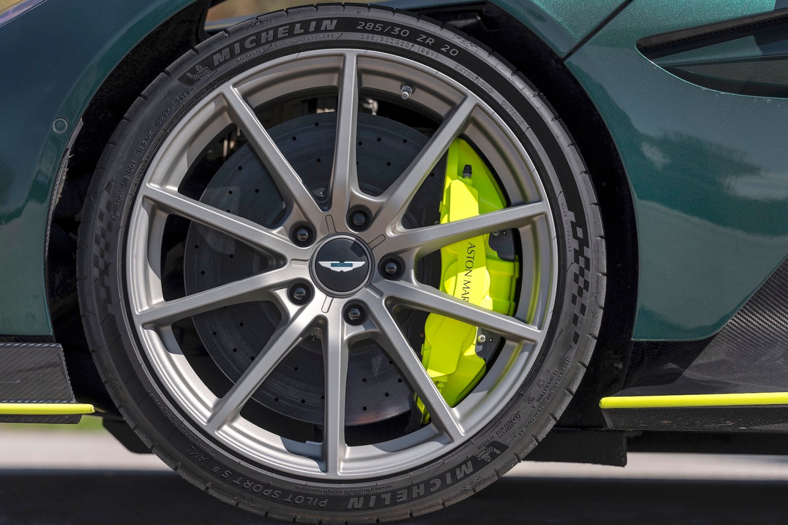 The 2026 Aston Martin Valhalla Supercar is truly a super car | Popular ...