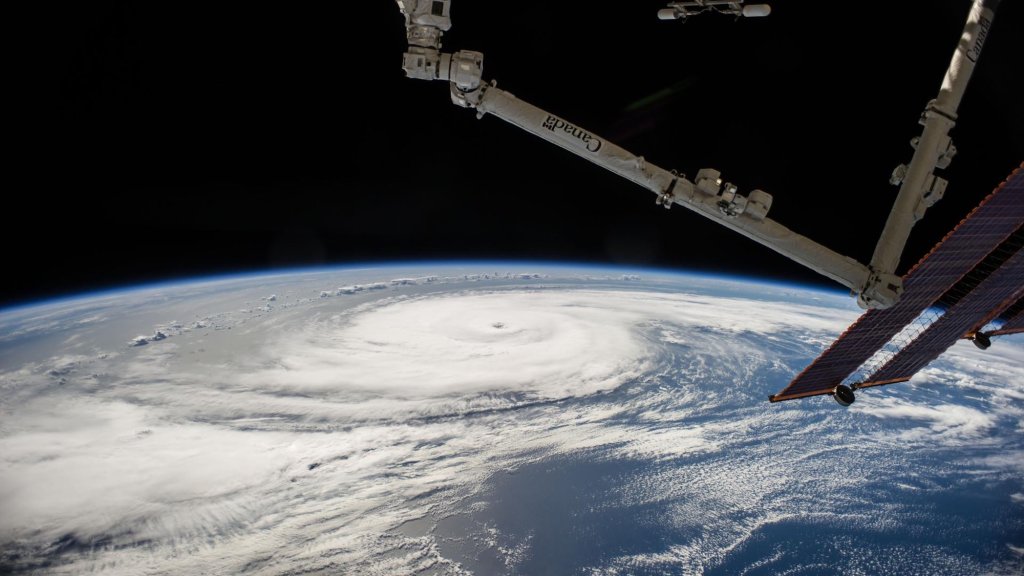 Meteorologists predict a fairly chill 2026 Atlantic hurricane season ...