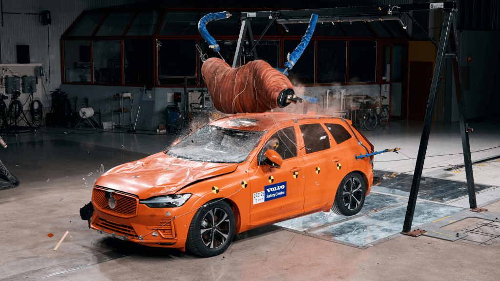 Volvo XC60 crashes into a 793-pound moose dummy | Popular Science
